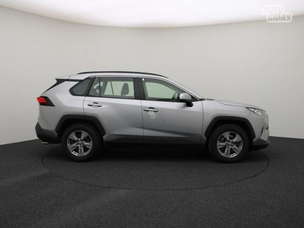 Grey Toyota RAV4 2022 in Vilnius, with an engine capacity of 2.00 L and mileage of 107 thousand km for 25799 €, photo 9 on AUTOMOTO.COM.LV