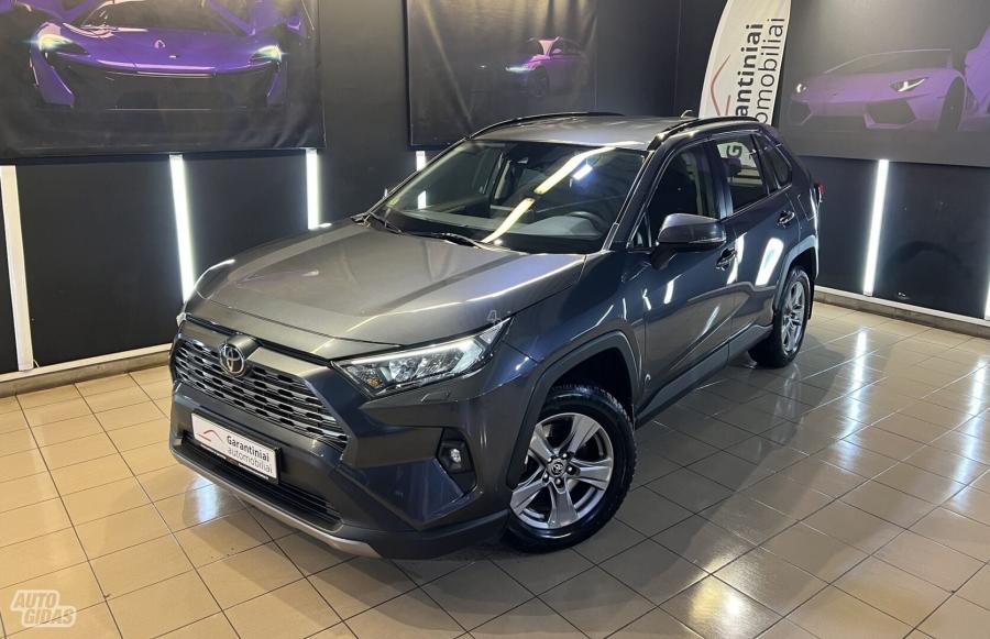 Grey Toyota RAV4 2022 in Avizieniai, with an engine capacity of 2.00 L and mileage of 106 thousand km for 23500 €, photo 1 on AUTOMOTO.COM.LV
