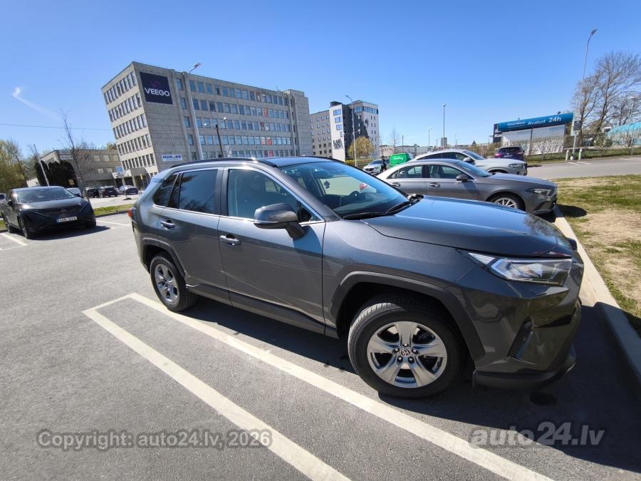 Серый Тойота РАВ 4 2022 в Таллин, объемом двигателя 2.00 л и пробегом 42 тыс. км за 24500 €, фото 5 на AUTOMOTO.COM.LV