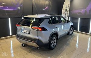 Grey Toyota RAV4 2022 in Avizieniai, with an engine capacity of 2.00 L and mileage of 133 thousand km for 23500 €, photo 3 on AUTOMOTO.COM.LV
