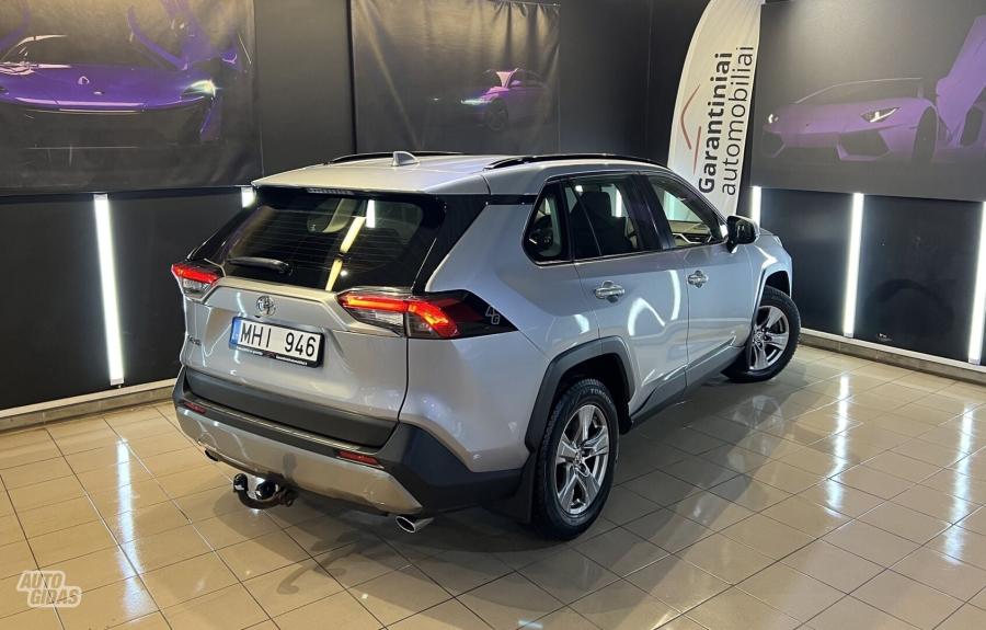 Grey Toyota RAV4 2022 in Avizieniai, with an engine capacity of 2.00 L and mileage of 133 thousand km for 23500 €, photo 3 on AUTOMOTO.COM.LV