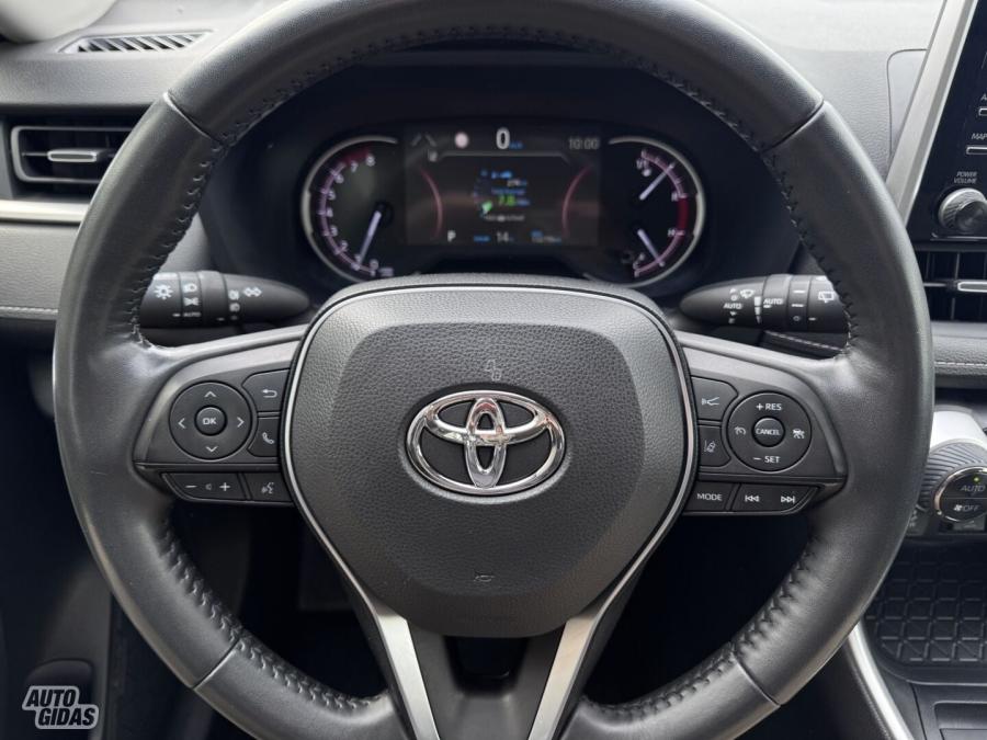Grey Toyota RAV4 2022 in Avizieniai, with an engine capacity of 2.00 L and mileage of 133 thousand km for 23500 €, photo 11 on AUTOMOTO.COM.LV