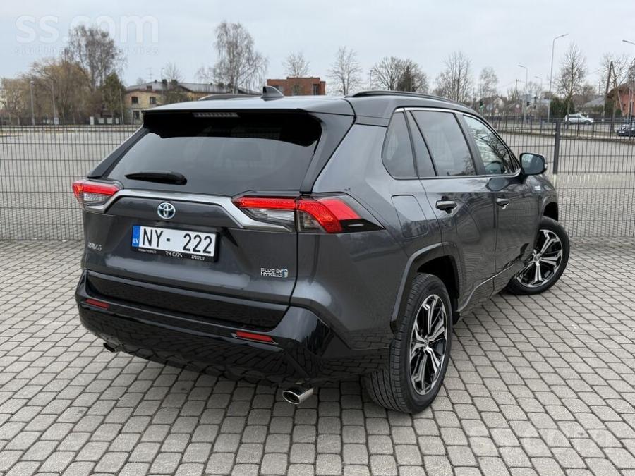 Pelēks Toyota RAV4 2022 Jelgava, ar dzinēja tilpumu 2.50 L un nobraukumu 85 tūkst. km par 37900 €, foto 5 vietnē AUTOMOTO.COM.LV
