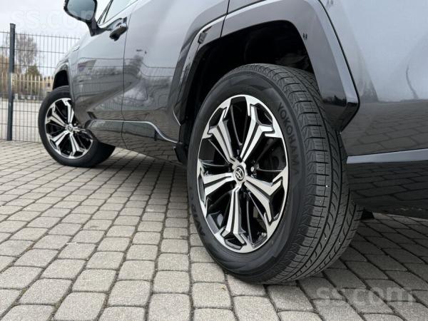 Grey Toyota RAV4 2022 in Jelgava, with an engine capacity of 2.50 L and mileage of 85 thousand km for 37900 €, photo 7 on AUTOMOTO.COM.LV