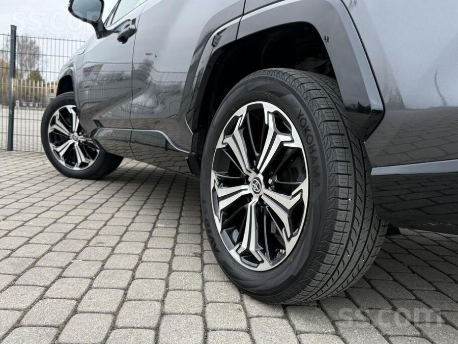 Pelēks Toyota RAV4 2022 Jelgava, ar dzinēja tilpumu 2.50 L un nobraukumu 85 tūkst. km par 37900 €, foto 8 vietnē AUTOMOTO.COM.LV