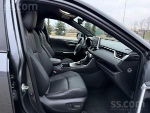 Pelēks Toyota RAV4 2022 Jelgava, ar dzinēja tilpumu 2.50 L un nobraukumu 85 tūkst. km par 37900 €, foto 12 vietnē AUTOMOTO.COM.LV