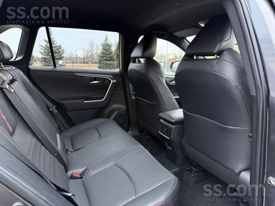 Pelēks Toyota RAV4 2022 Jelgava, ar dzinēja tilpumu 2.50 L un nobraukumu 85 tūkst. km par 37900 €, foto 14 vietnē AUTOMOTO.COM.LV