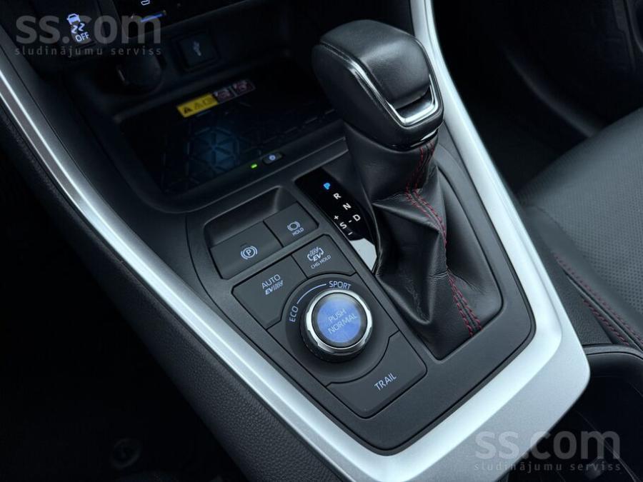 Pelēks Toyota RAV4 2022 Jelgava, ar dzinēja tilpumu 2.50 L un nobraukumu 85 tūkst. km par 37900 €, foto 21 vietnē AUTOMOTO.COM.LV