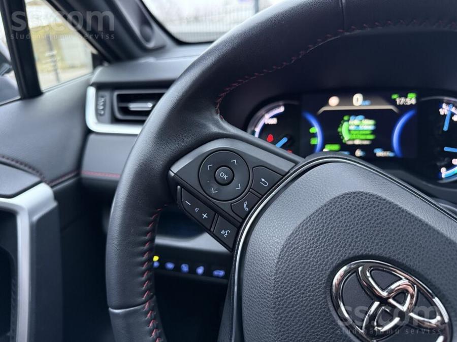 Pelēks Toyota RAV4 2022 Jelgava, ar dzinēja tilpumu 2.50 L un nobraukumu 85 tūkst. km par 37900 €, foto 24 vietnē AUTOMOTO.COM.LV