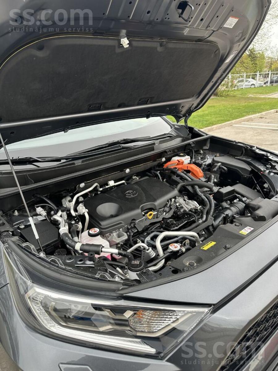Pelēks Toyota RAV4 2022 Rīga, ar dzinēja tilpumu 2.50 L un nobraukumu 55 tūkst. km par 36500 €, foto 6 vietnē AUTOMOTO.COM.LV