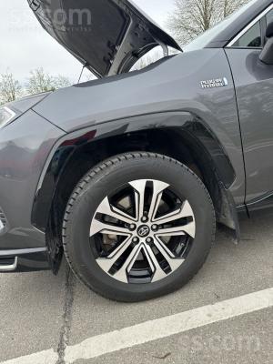 Pelēks Toyota RAV4 2022 Rīga, ar dzinēja tilpumu 2.50 L un nobraukumu 55 tūkst. km par 36500 €, foto 7 vietnē AUTOMOTO.COM.LV
