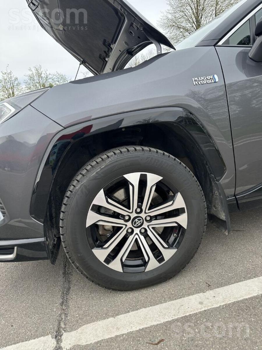 Pelēks Toyota RAV4 2022 Rīga, ar dzinēja tilpumu 2.50 L un nobraukumu 55 tūkst. km par 36500 €, foto 7 vietnē AUTOMOTO.COM.LV
