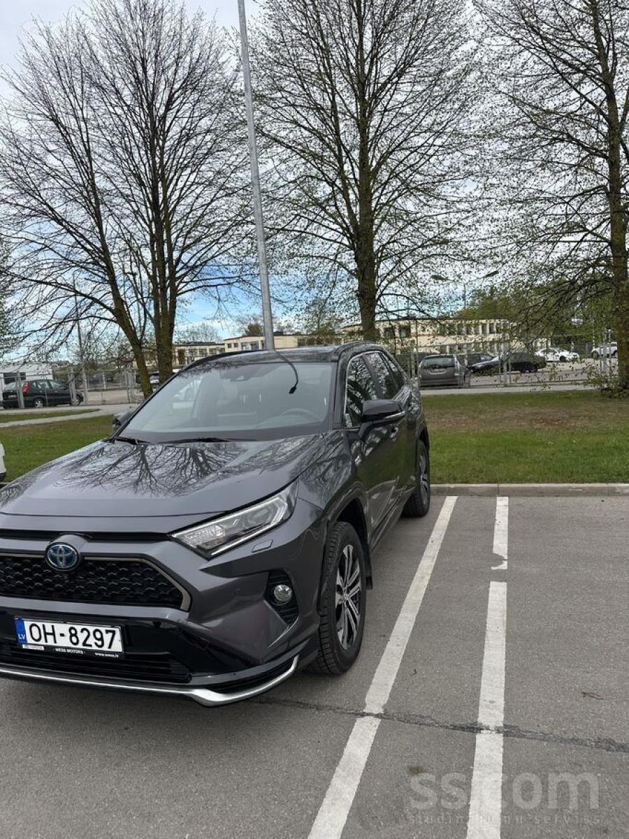 Pelēks Toyota RAV4 2022 Rīga, ar dzinēja tilpumu 2.50 L un nobraukumu 55 tūkst. km par 36500 €, foto 13 vietnē AUTOMOTO.COM.LV