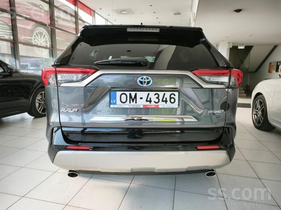 Pelēks Toyota RAV4 2022 Rīga, ar dzinēja tilpumu 2.50 L un nobraukumu 26 tūkst. km par 32900 €, foto 7 vietnē AUTOMOTO.COM.LV