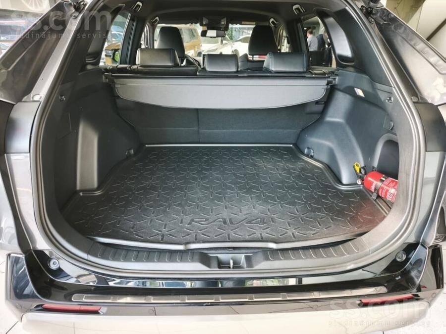 Pelēks Toyota RAV4 2022 Rīga, ar dzinēja tilpumu 2.50 L un nobraukumu 26 tūkst. km par 32900 €, foto 8 vietnē AUTOMOTO.COM.LV