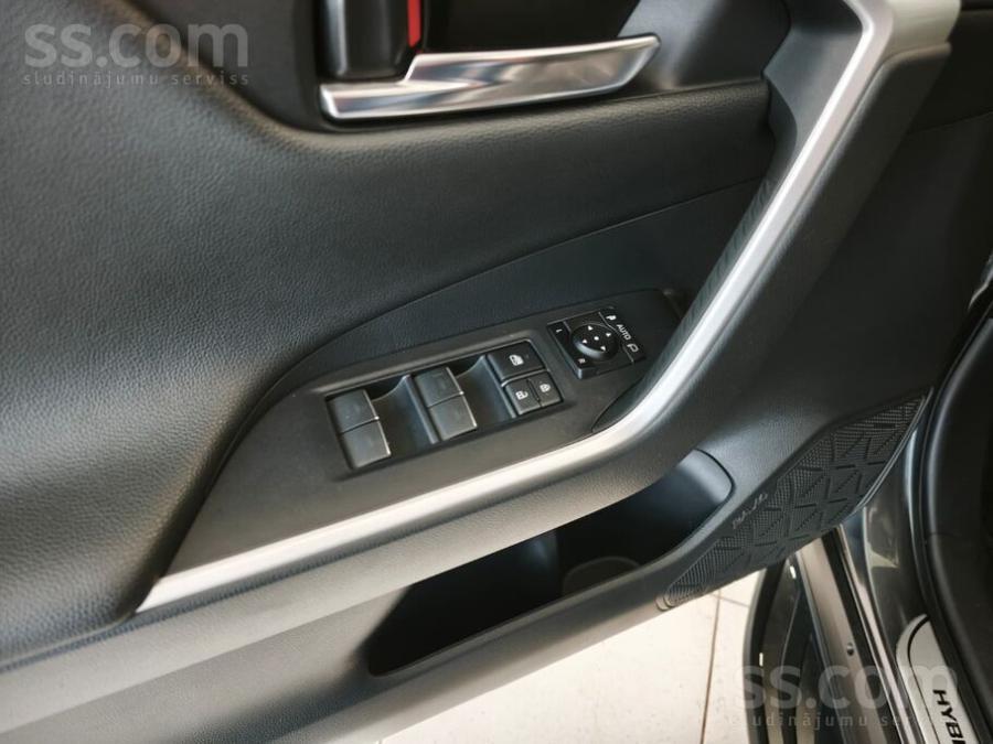 Pelēks Toyota RAV4 2022 Rīga, ar dzinēja tilpumu 2.50 L un nobraukumu 26 tūkst. km par 32900 €, foto 14 vietnē AUTOMOTO.COM.LV