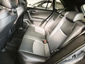 Pelēks Toyota RAV4 2022 Rīga, ar dzinēja tilpumu 2.50 L un nobraukumu 26 tūkst. km par 32900 €, foto 16 vietnē AUTOMOTO.COM.LV