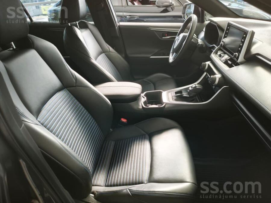 Pelēks Toyota RAV4 2022 Rīga, ar dzinēja tilpumu 2.50 L un nobraukumu 26 tūkst. km par 32900 €, foto 17 vietnē AUTOMOTO.COM.LV