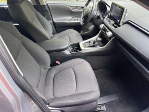 Pelēks Toyota RAV4 2022 Viļņa, ar dzinēja tilpumu 2.00 L un nobraukumu 78 tūkst. km par 23950 €, foto 7 vietnē AUTOMOTO.COM.LV