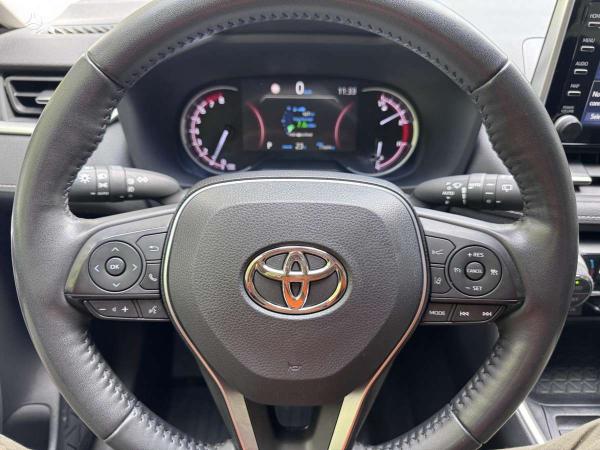 Grey Toyota RAV4 2022 in Vilnius, with an engine capacity of 2.00 L and mileage of 78 thousand km for 23950 €, photo 10 on AUTOMOTO.COM.LV