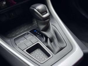 Pelēks Toyota RAV4 2022 Viļņa, ar dzinēja tilpumu 2.00 L un nobraukumu 78 tūkst. km par 23950 €, foto 25 vietnē AUTOMOTO.COM.LV