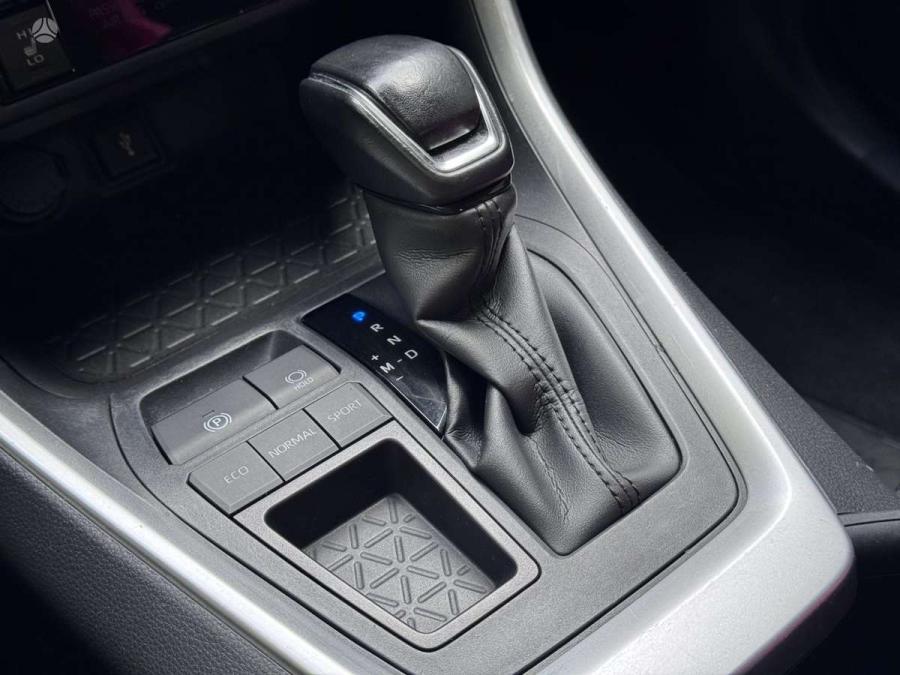 Pelēks Toyota RAV4 2022 Viļņa, ar dzinēja tilpumu 2.00 L un nobraukumu 78 tūkst. km par 23950 €, foto 25 vietnē AUTOMOTO.COM.LV