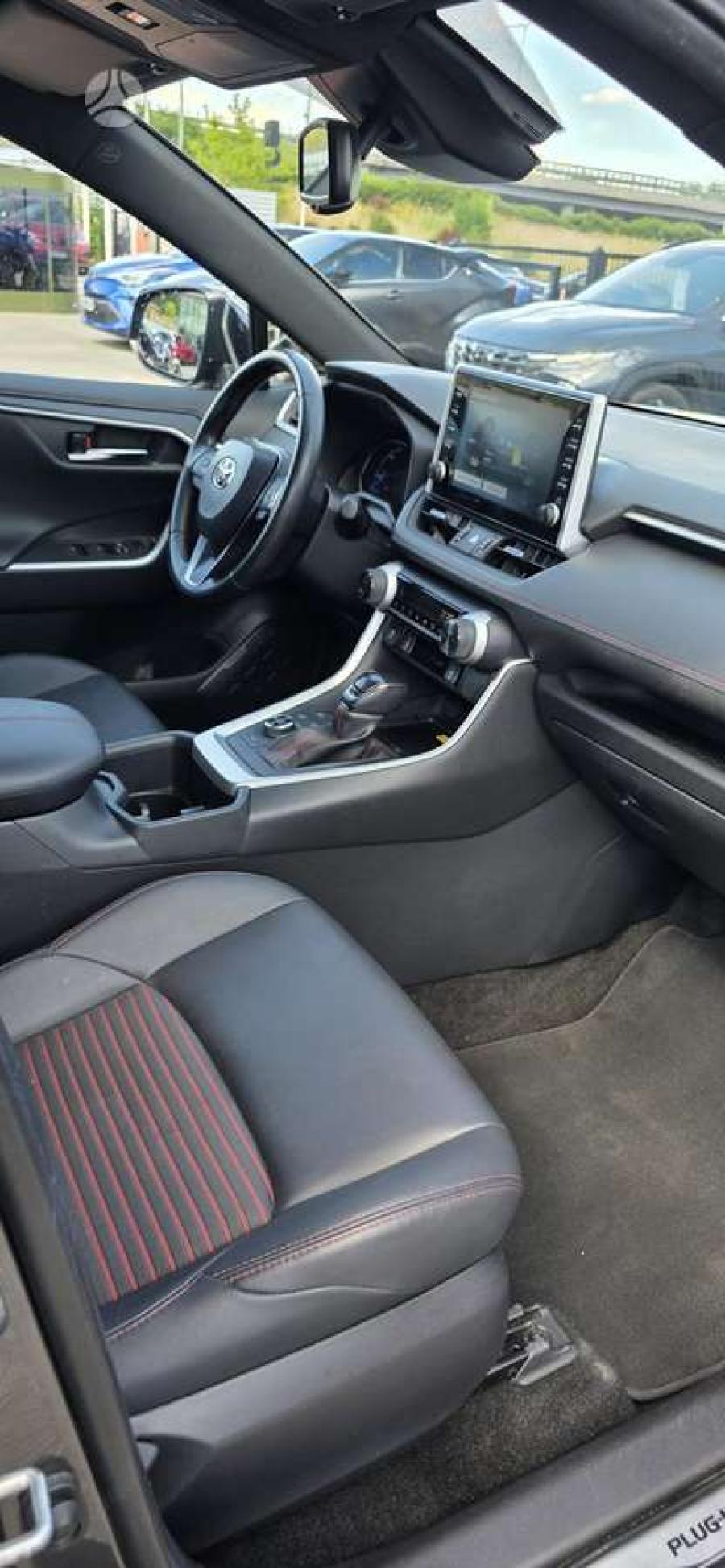 Pelēks Toyota RAV4 2022 Viļņa, ar dzinēja tilpumu 2.49 L un nobraukumu 121 tūkst. km par 33350 €, foto 23 vietnē AUTOMOTO.COM.LV