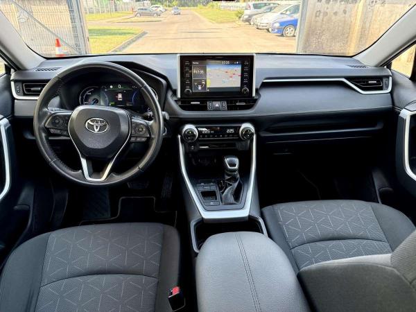 Grey Toyota RAV4 2022 in Vilnius, with an engine capacity of 2.50 L and mileage of 122 thousand km for 24400 €, photo 10 on AUTOMOTO.COM.LV