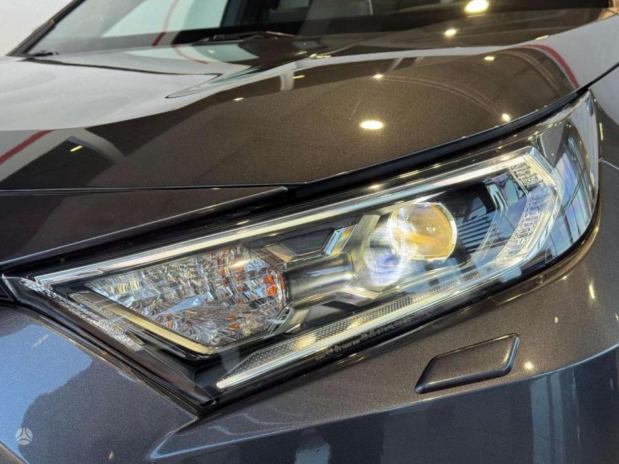 Pelēks Toyota RAV4 2022 Šauļi, ar dzinēja tilpumu 2.49 L un nobraukumu 69 tūkst. km par 36900 €, foto 5 vietnē AUTOMOTO.COM.LV