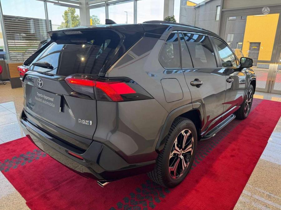 Pelēks Toyota RAV4 2022 Šauļi, ar dzinēja tilpumu 2.49 L un nobraukumu 69 tūkst. km par 36900 €, foto 8 vietnē AUTOMOTO.COM.LV