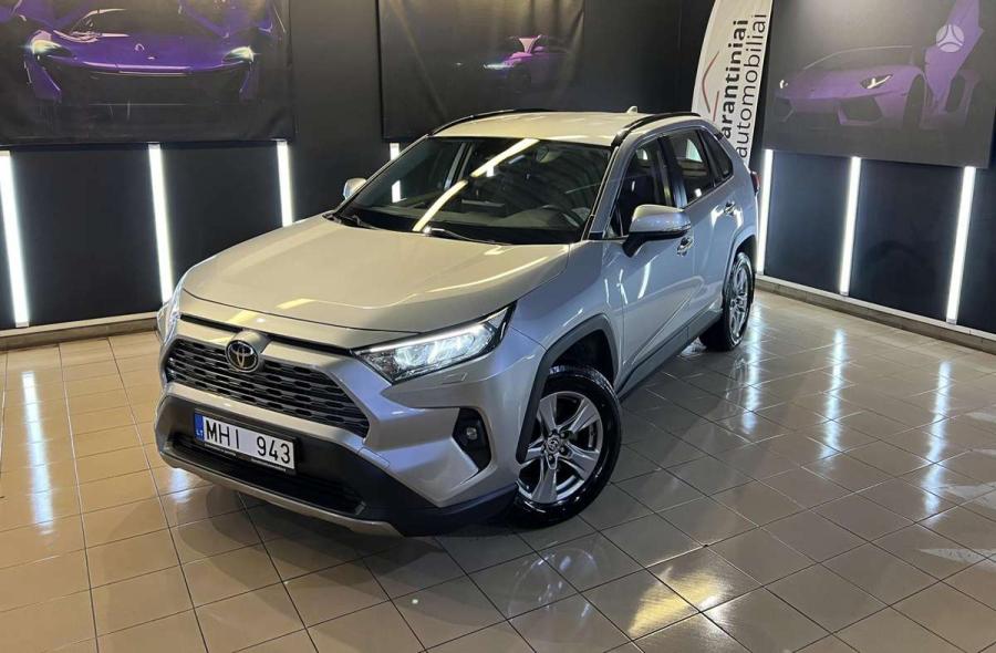Pelēks Toyota RAV4 2022 Viļņa, ar dzinēja tilpumu 2.00 L un nobraukumu 95 tūkst. km par 23950 €, foto 1 vietnē AUTOMOTO.COM.LV