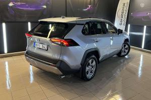 Pelēks Toyota RAV4 2022 Viļņa, ar dzinēja tilpumu 2.00 L un nobraukumu 95 tūkst. km par 23950 €, foto 3 vietnē AUTOMOTO.COM.LV