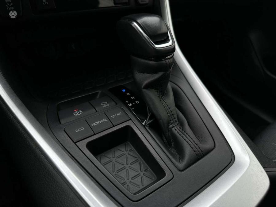 Pelēks Toyota RAV4 2022 Viļņa, ar dzinēja tilpumu 2.00 L un nobraukumu 95 tūkst. km par 23950 €, foto 19 vietnē AUTOMOTO.COM.LV