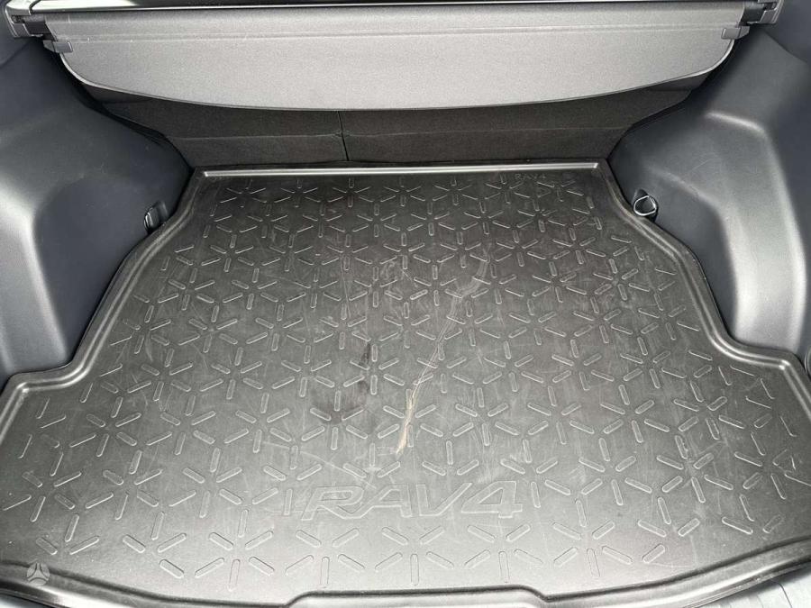Pelēks Toyota RAV4 2022 Viļņa, ar dzinēja tilpumu 2.00 L un nobraukumu 95 tūkst. km par 23950 €, foto 22 vietnē AUTOMOTO.COM.LV