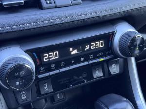 Pelēks Toyota RAV4 2022 Viļņa, ar dzinēja tilpumu 2.00 L un nobraukumu 100 tūkst. km par 23950 €, foto 20 vietnē AUTOMOTO.COM.LV