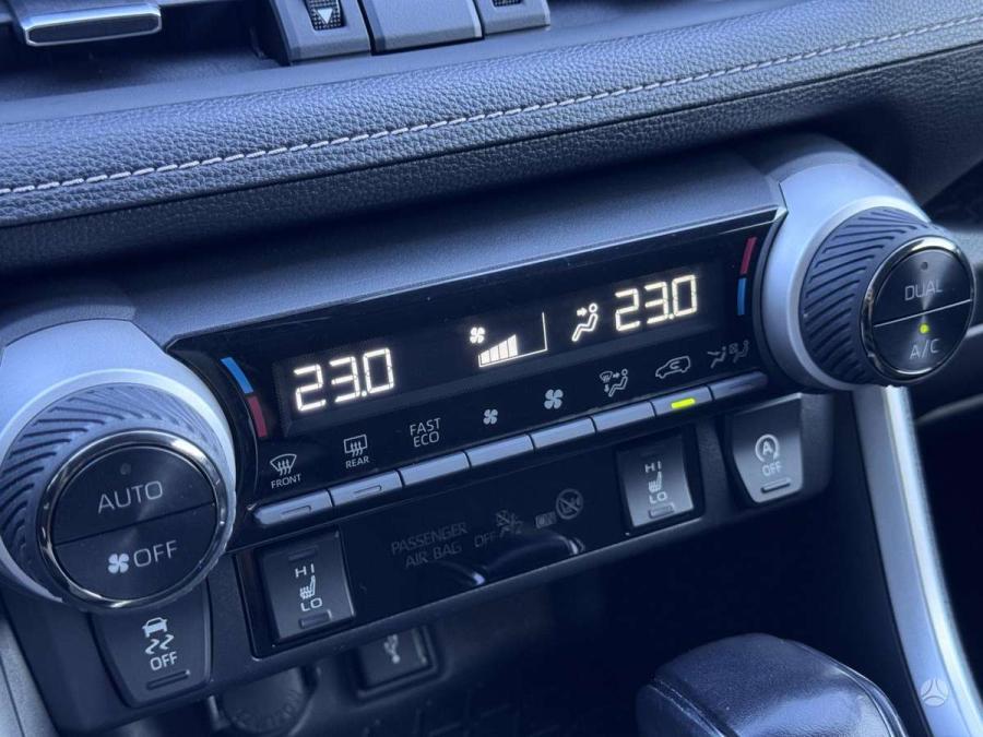 Pelēks Toyota RAV4 2022 Viļņa, ar dzinēja tilpumu 2.00 L un nobraukumu 100 tūkst. km par 23950 €, foto 20 vietnē AUTOMOTO.COM.LV
