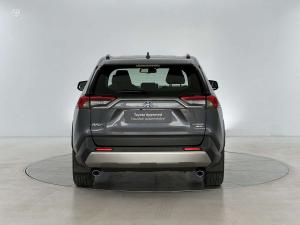 Pelēks Toyota RAV4 2022 Viļņa, ar dzinēja tilpumu 2.49 L un nobraukumu 113 tūkst. km par 29900 €, foto 5 vietnē AUTOMOTO.COM.LV