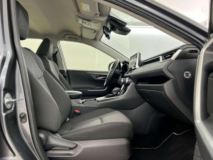 Pelēks Toyota RAV4 2022 Viļņa, ar dzinēja tilpumu 2.49 L un nobraukumu 113 tūkst. km par 29900 €, foto 7 vietnē AUTOMOTO.COM.LV