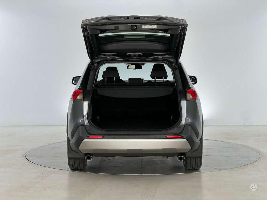 Pelēks Toyota RAV4 2022 Viļņa, ar dzinēja tilpumu 2.49 L un nobraukumu 113 tūkst. km par 29900 €, foto 11 vietnē AUTOMOTO.COM.LV