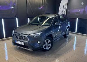 Grey Toyota RAV4 2022 in Vilnius, with an engine capacity of 2.00 L and mileage of 72 thousand km for 23950 €, photo  on AUTOMOTO.COM.LV