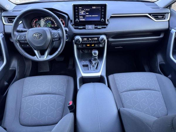 Pelēks Toyota RAV4 2022 Viļņa, ar dzinēja tilpumu 2.00 L un nobraukumu 72 tūkst. km par 23950 €, foto 8 vietnē AUTOMOTO.COM.LV