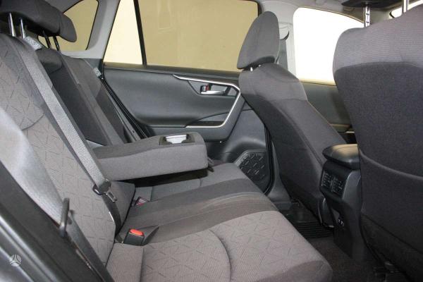 Pelēks Toyota RAV4 2022 Kauņa, ar dzinēja tilpumu 2.49 L un nobraukumu 151 tūkst. km par 27500 €, foto 7 vietnē AUTOMOTO.COM.LV