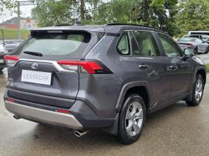 Pelēks Toyota RAV4 2022 Viļņa, ar dzinēja tilpumu 1.99 L un nobraukumu 85 tūkst. km par 22850 €, foto 5 vietnē AUTOMOTO.COM.LV