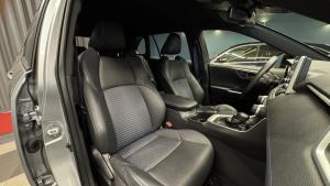 Pelēks Toyota RAV4 2022 Rīga, ar dzinēja tilpumu 2.50 L un nobraukumu 35 tūkst. km par 31490 €, foto 12 vietnē AUTOMOTO.COM.LV