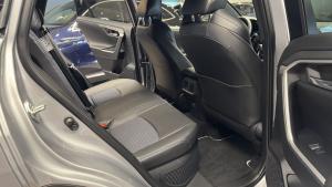 Pelēks Toyota RAV4 2022 Rīga, ar dzinēja tilpumu 2.50 L un nobraukumu 35 tūkst. km par 31490 €, foto 13 vietnē AUTOMOTO.COM.LV
