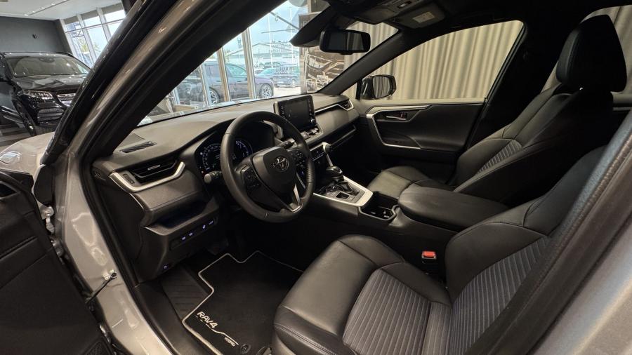 Pelēks Toyota RAV4 2022 Rīga, ar dzinēja tilpumu 2.50 L un nobraukumu 35 tūkst. km par 31490 €, foto 17 vietnē AUTOMOTO.COM.LV