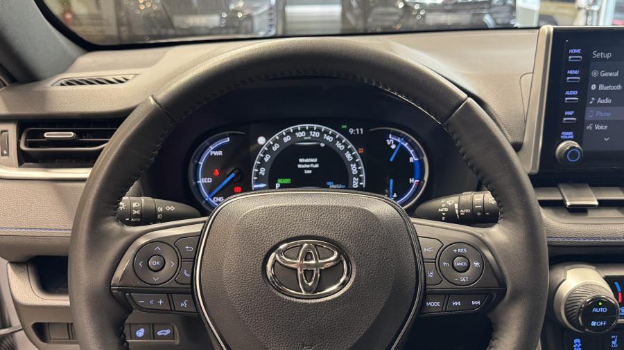 Pelēks Toyota RAV4 2022 Rīga, ar dzinēja tilpumu 2.50 L un nobraukumu 35 tūkst. km par 31490 €, foto 24 vietnē AUTOMOTO.COM.LV