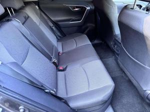 Pelēks Toyota RAV4 2022 Viļņa, ar dzinēja tilpumu 2.50 L un nobraukumu 117 tūkst. km par 27950 €, foto 11 vietnē AUTOMOTO.COM.LV