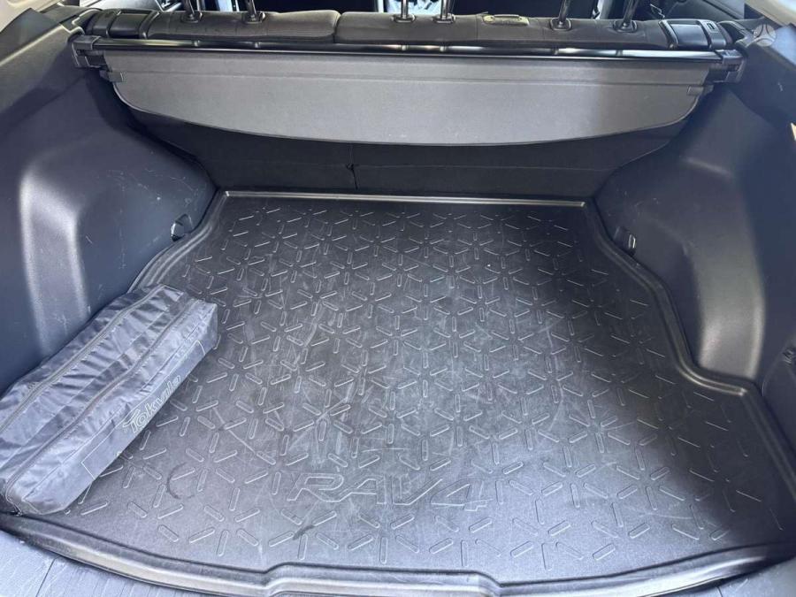 Pelēks Toyota RAV4 2022 Viļņa, ar dzinēja tilpumu 2.50 L un nobraukumu 117 tūkst. km par 27950 €, foto 12 vietnē AUTOMOTO.COM.LV