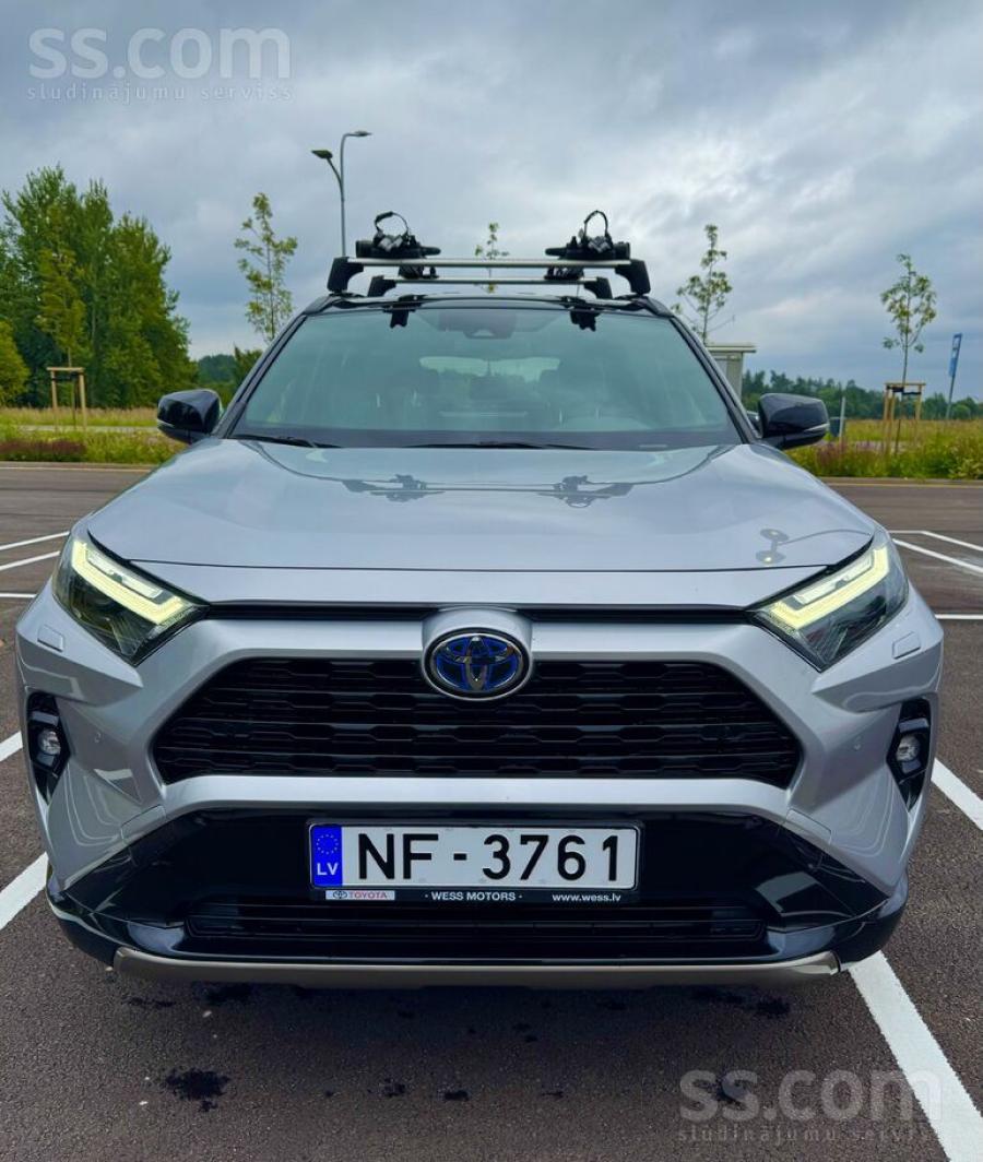 Pelēks Toyota RAV4 2022 Rīga, ar dzinēja tilpumu 2.50 L un nobraukumu 60 tūkst. km par 31000 €, foto 1 vietnē AUTOMOTO.COM.LV